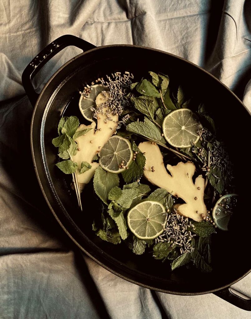 Midnatt's recipes of how to create a delicious smelling simmer pot