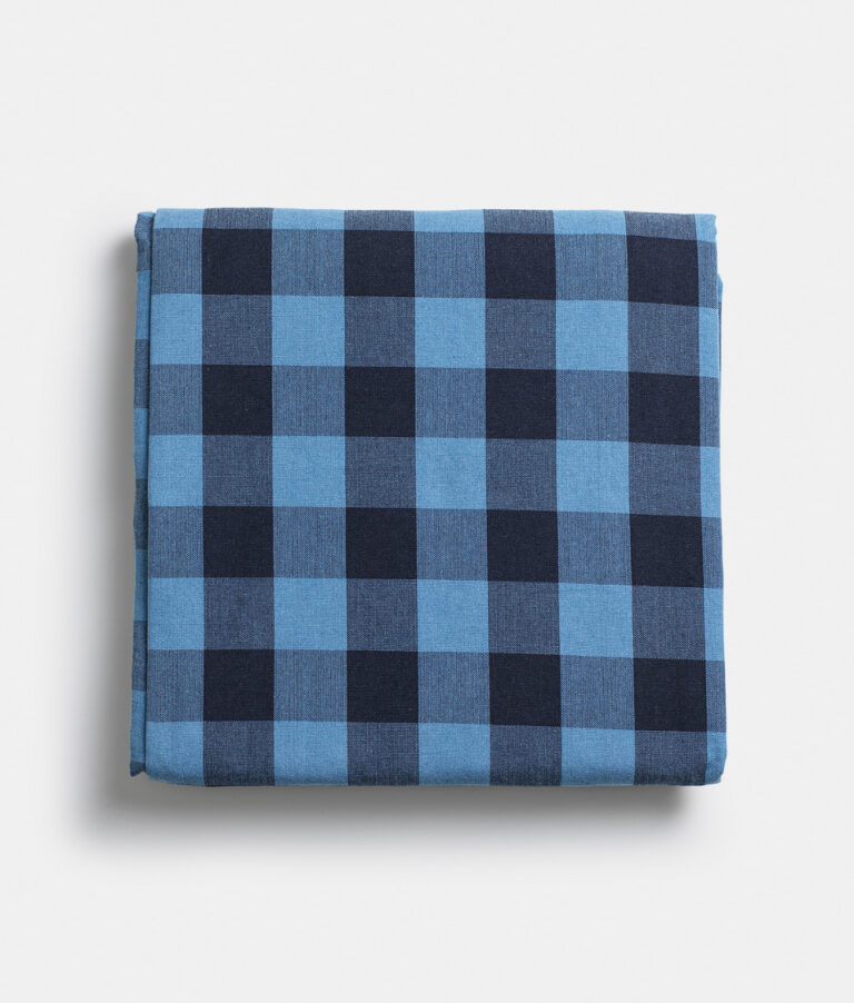Blue checked bedspread in recycled cotton