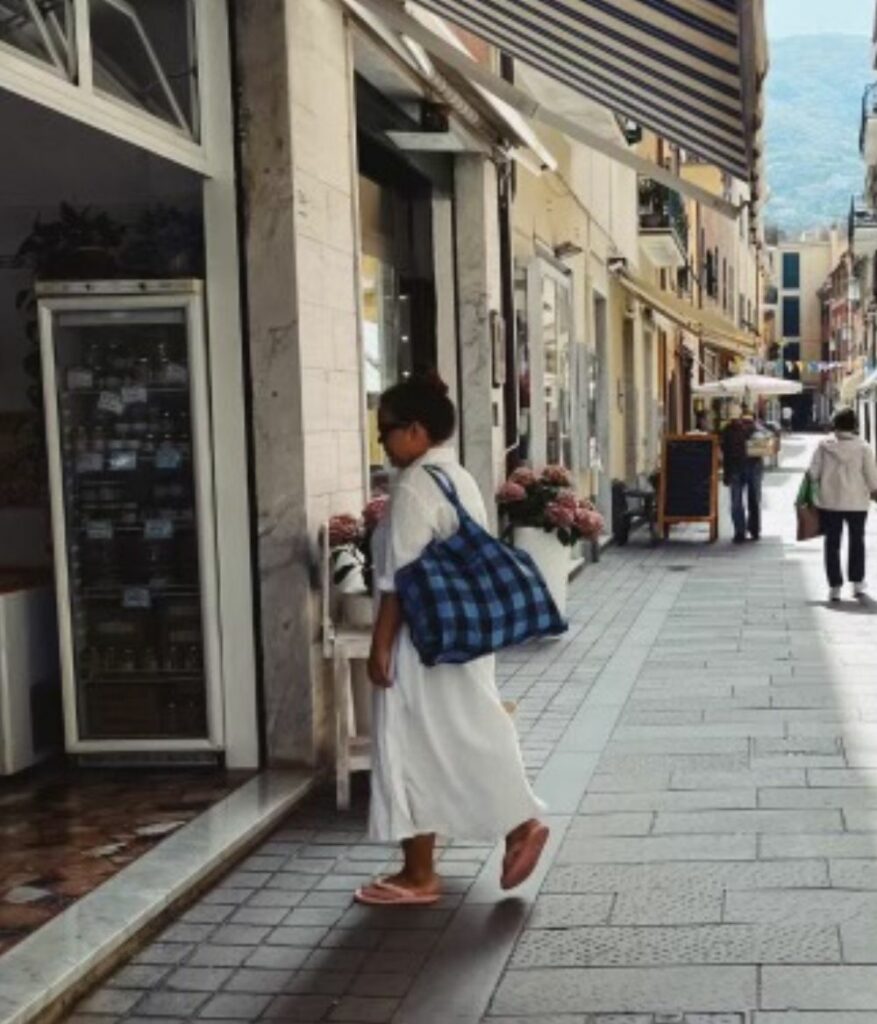 Blue checked tote bag in recycled cotton